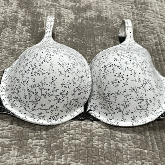 Cacique | Intimates & Sleepwear | Cacique Plus Size Bra 4g | Poshmark
